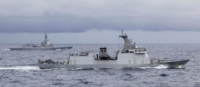 HMAS Brisbane sails through Taiwan Strait – The Naval Officers ...